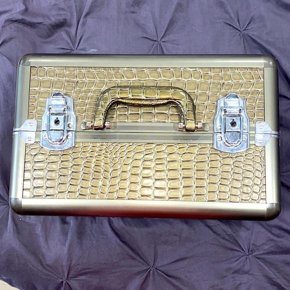 Sephora | Makeup | Large Professional Embossed Makeup Train Case | Poshmark